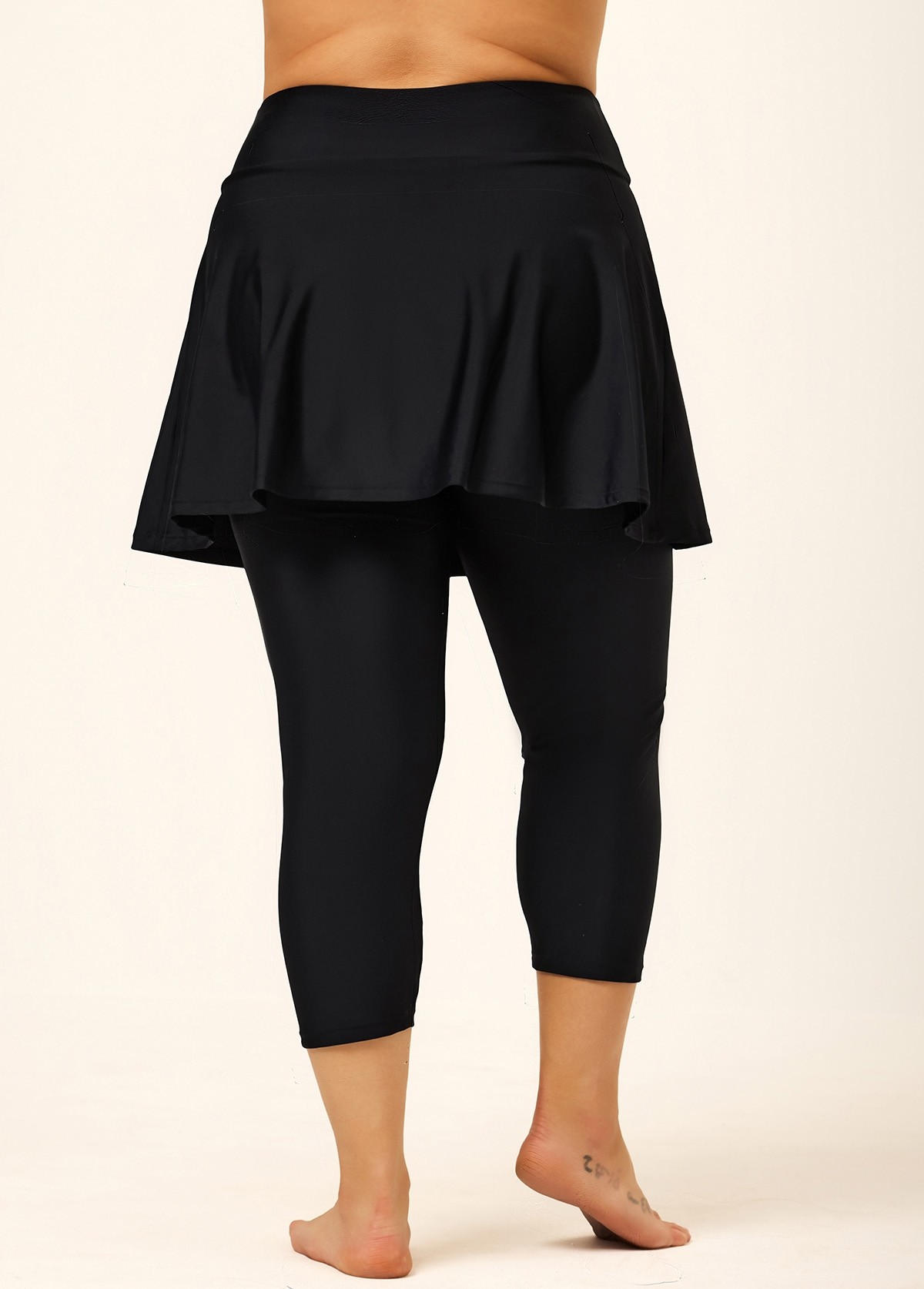 Black Flared Plus Size Modest Swimsuit Skort with Capri Leggings - Lilyease
